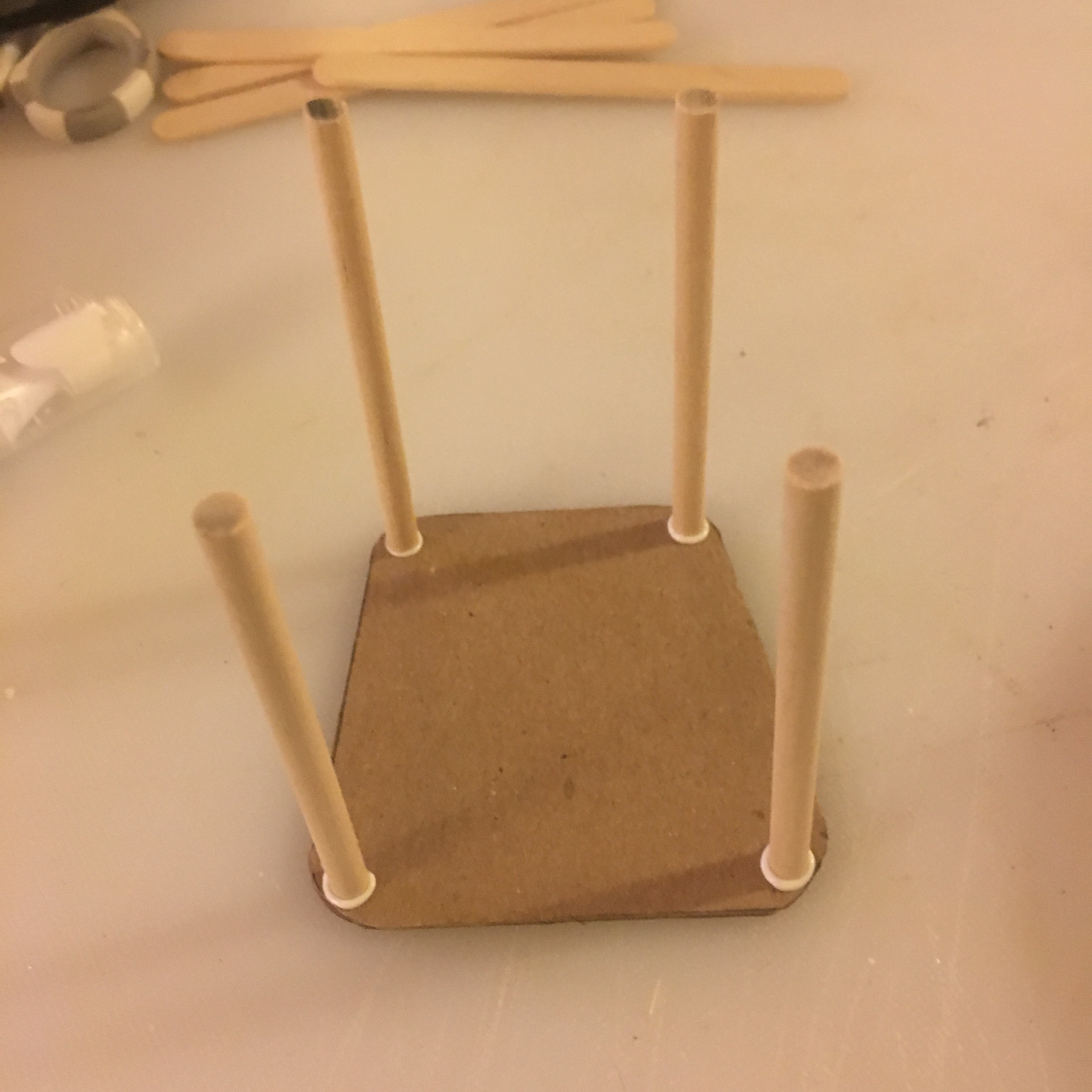 DIY: Industrial Metal Chair – Brunbellebarbie