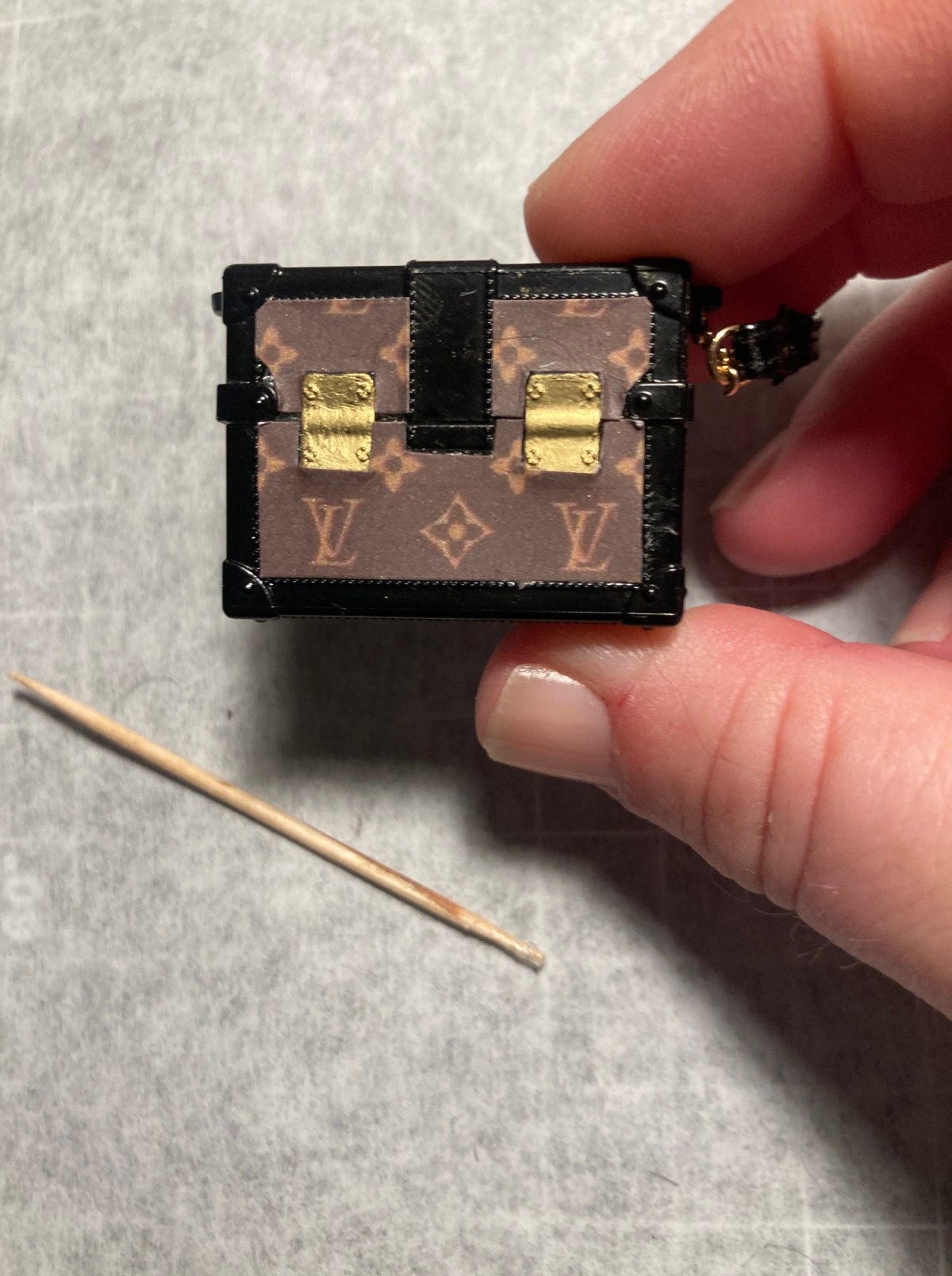 Doll DIY: Customizing Mini Brands Fashion Items – Brunbellebarbie