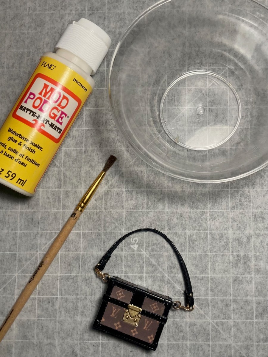 Doll DIY: Customizing Mini Brands Fashion Items – Brunbellebarbie